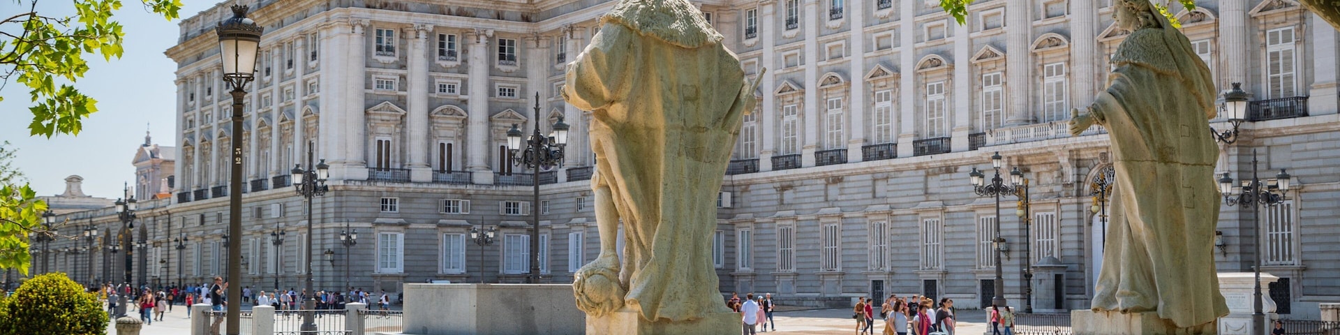 Plaza de Oriente featuring a statue or sculpture and heritage architecture