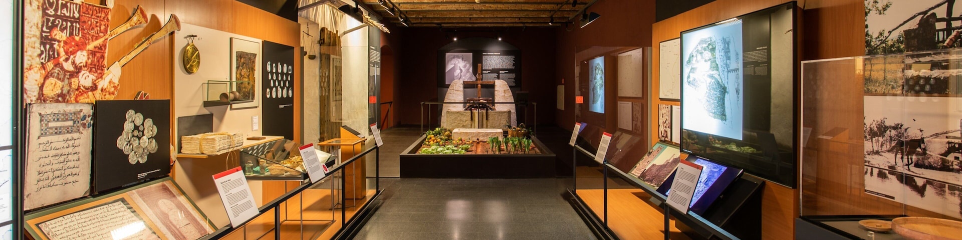 History Museum of Catalunya featuring interior views