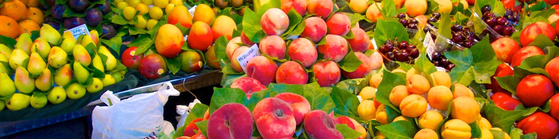 Mercado de la Boqueria mostrando mercados e comida