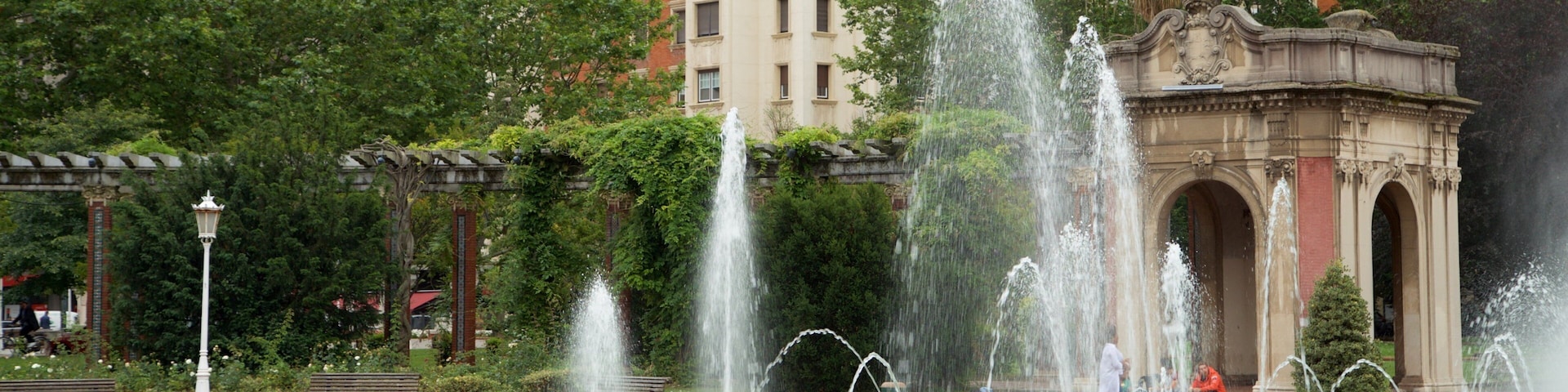 Dona Casilda Iturrizar Park which includes heritage elements, a park and a fountain