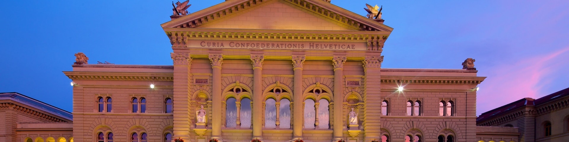 Bundeshaus which includes heritage architecture and an administrative buidling