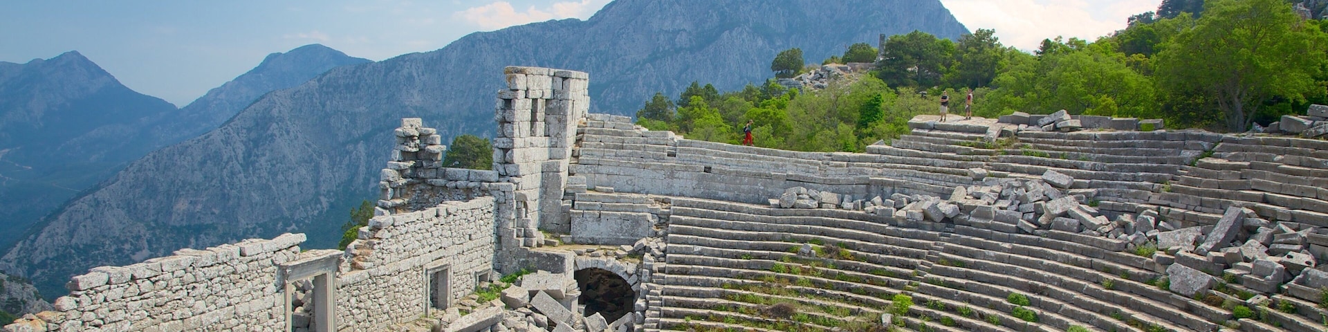 Termessos which includes building ruins