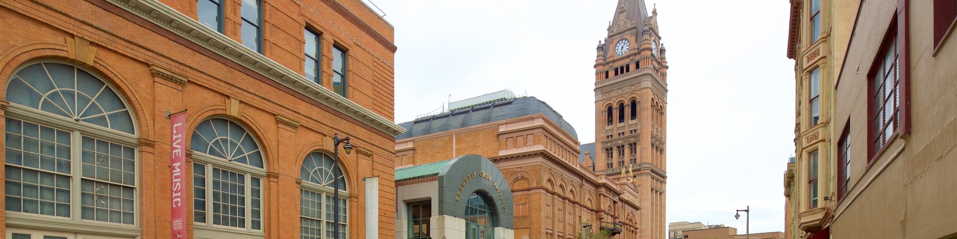 Milwaukee City Hall que inclui elementos de patrimônio