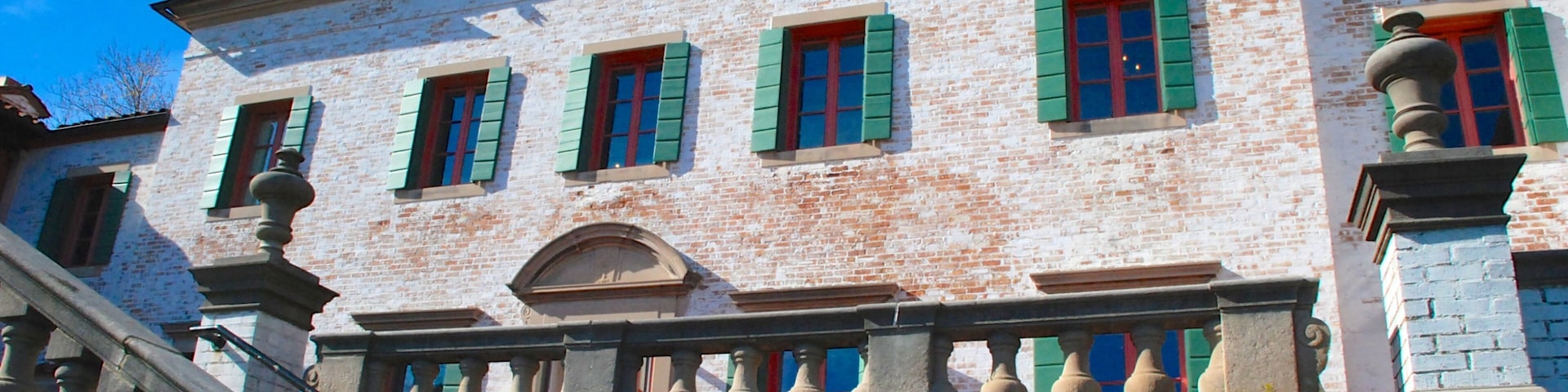 Villa Terrace Decorative Arts Museum showing art