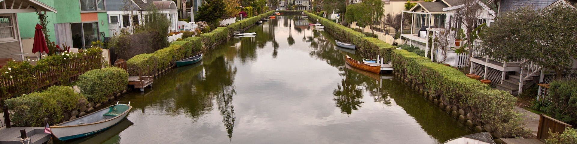Venice Beach que inclui caiaque ou canoagem, uma cidade pequena ou vila e um rio ou córrego