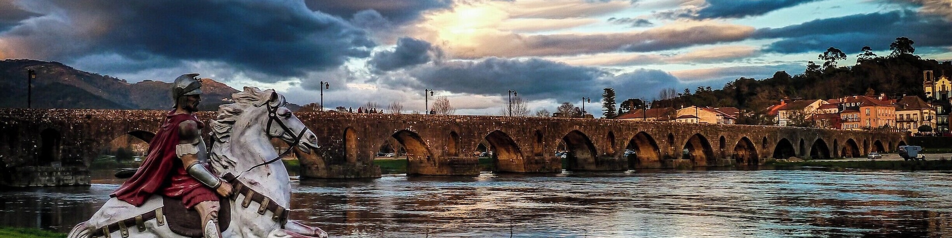 Ponte de Lima is a beautiful town located in the north of âȘ#âPortugal⏠and It is characterized by its medieval architecture and for the surrounding area, bathed by the Lima river. It's recognized as well as the oldest city in the country. #lovemytown
Discover more here: http://bit.ly/1Th020p