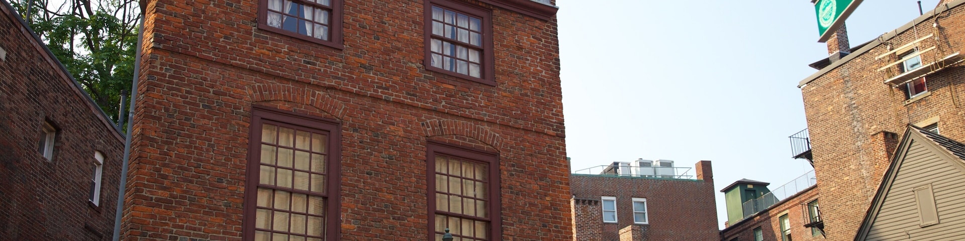 Casa de Paul Revere mostrando uma cidade, uma casa e arquitetura de patrimônio