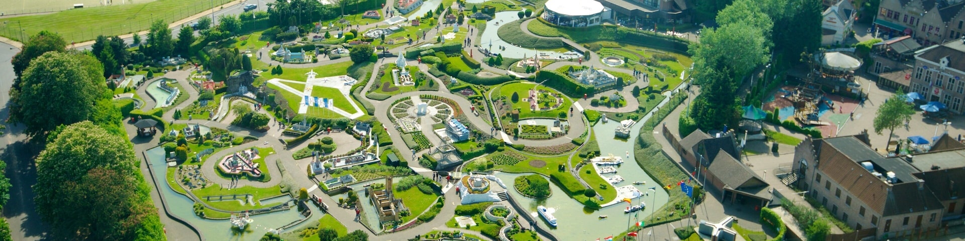 Mini-Europe showing a park