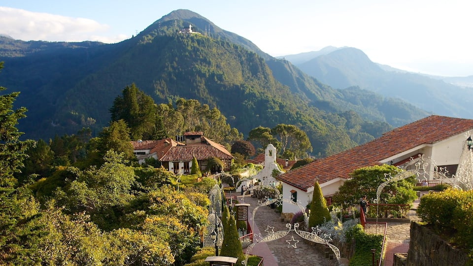 Monserrate mostrando montanhas, cenas tranquilas e paisagem