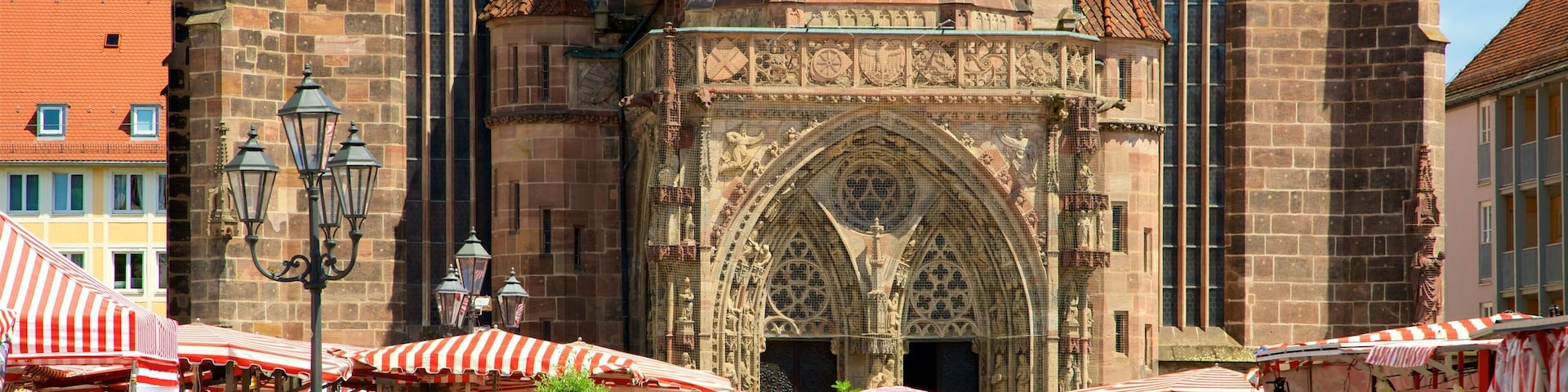 Hauptmarkt showing a church or cathedral, heritage architecture and markets