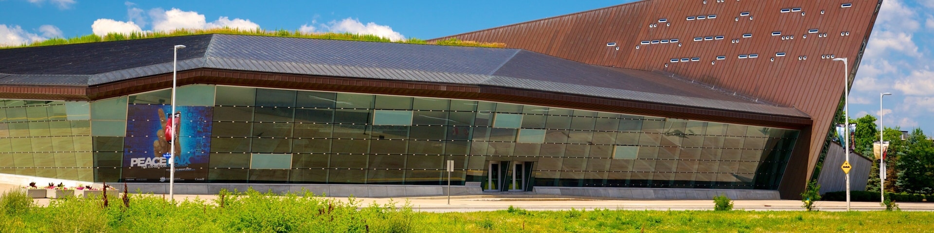 Canadian War Museum which includes modern architecture