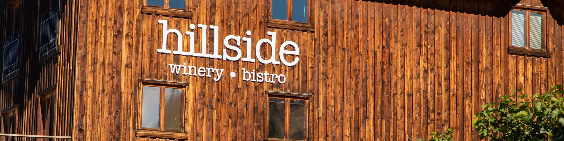 Hillside Estate Winery which includes signage