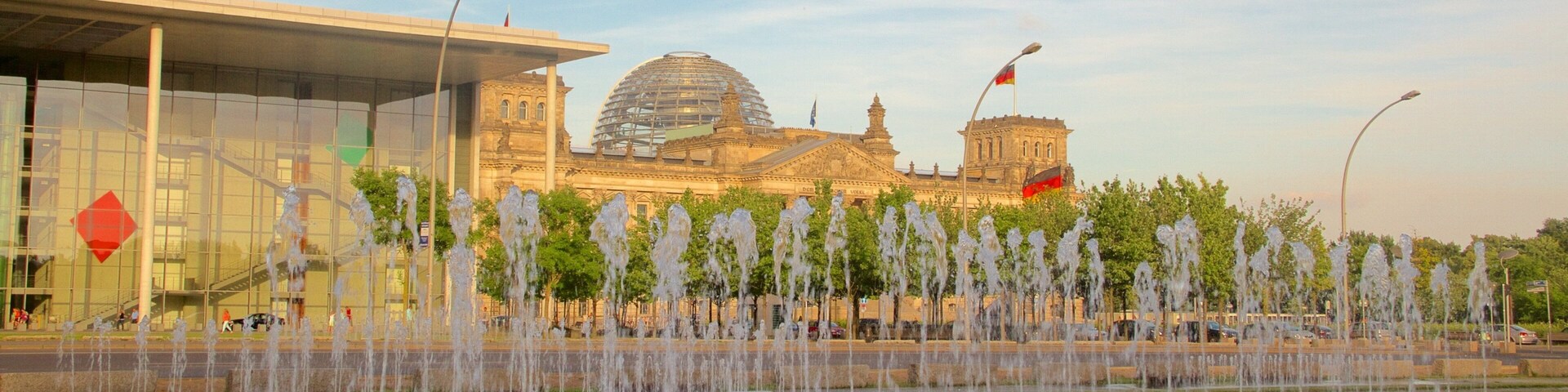 Reichstag Building which includes heritage architecture, a fountain and heritage elements