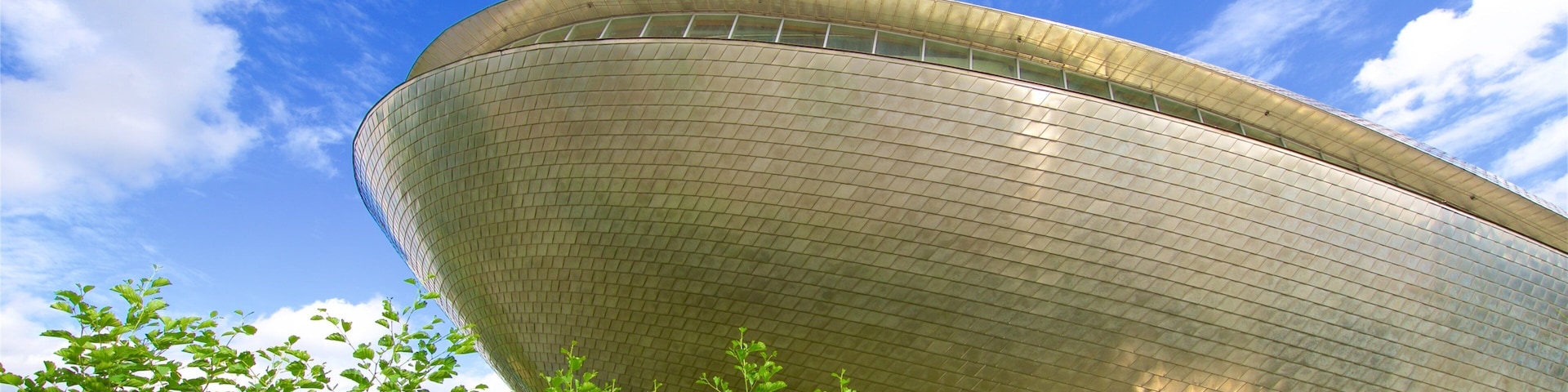 Universum Science Center which includes modern architecture