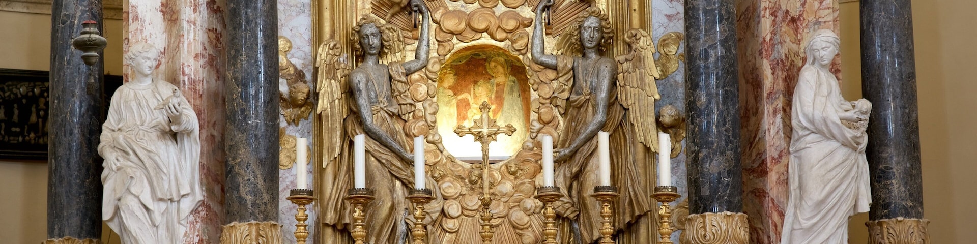 Santa Maria della Consolazione showing religious aspects, interior views and a church or cathedral