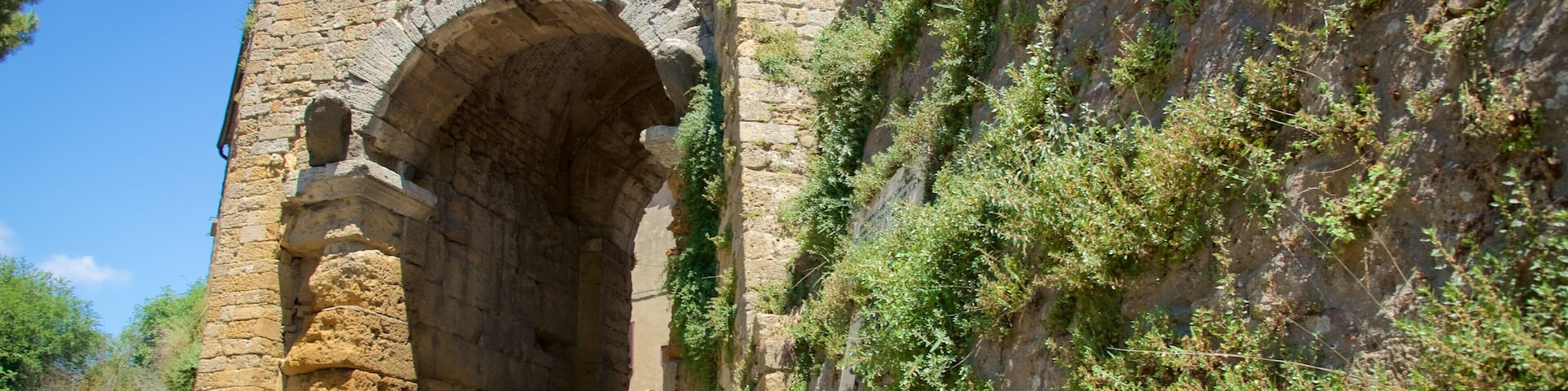 Porta all\'Arco featuring heritage architecture