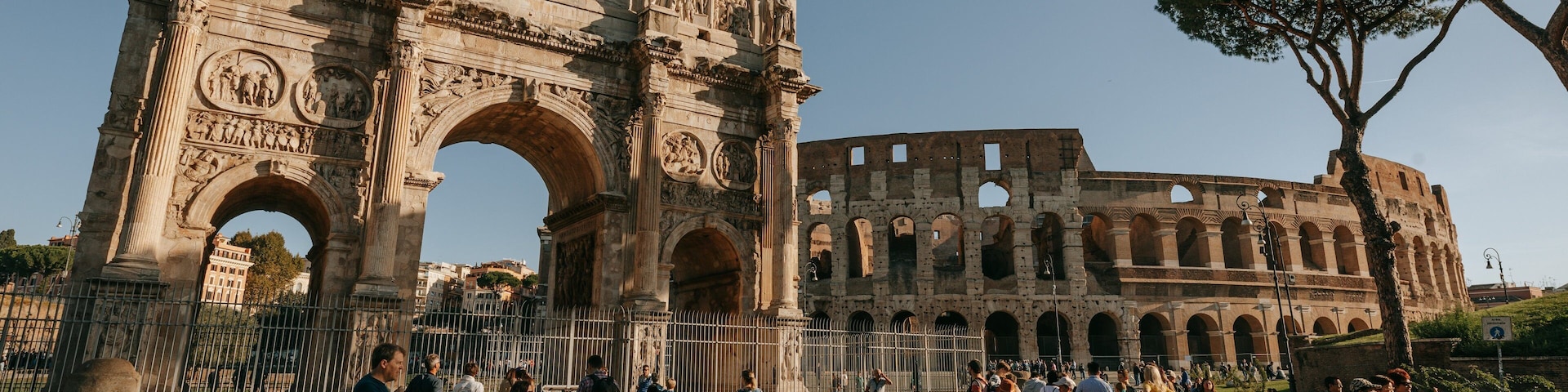 Arch of Constantine showing heritage architecture, street scenes and a monument