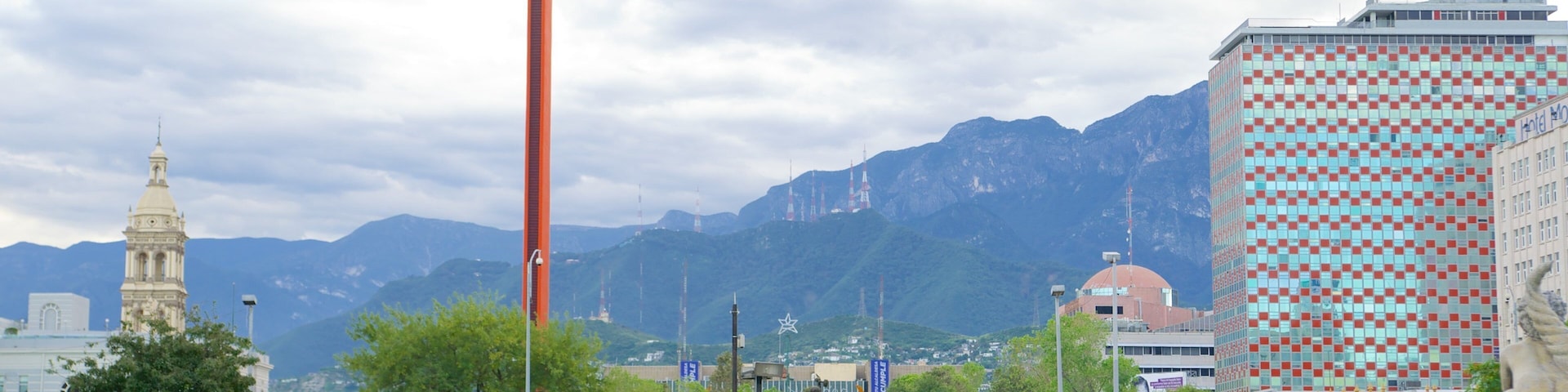 Faro de Comercio featuring a city and a monument