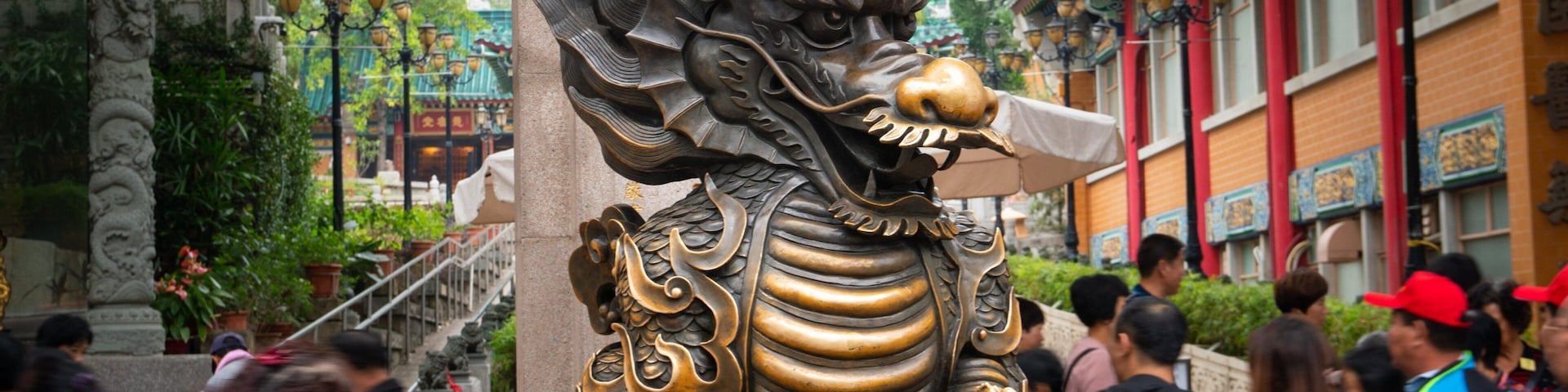 Wong Tai Sin Temple featuring street scenes and heritage elements