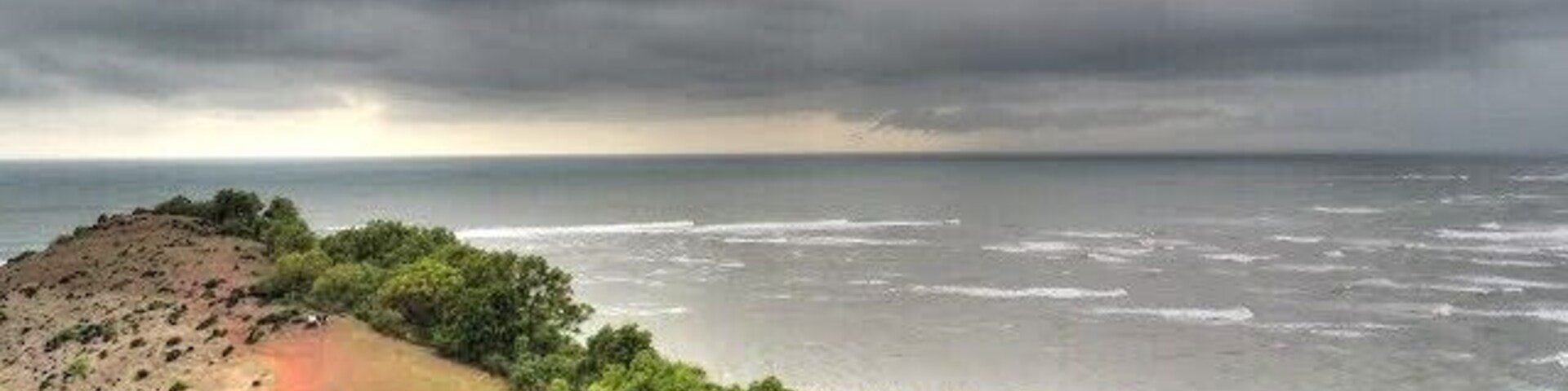 #hiking took a detour from Chapora fort to an adjoining cliff and the hiking was worth it. The view was mesmerizing.
