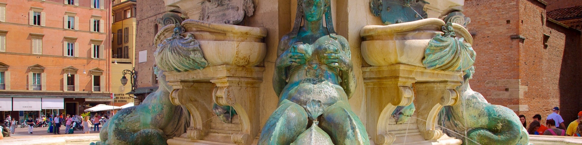 Fountain of Neptune showing a fountain