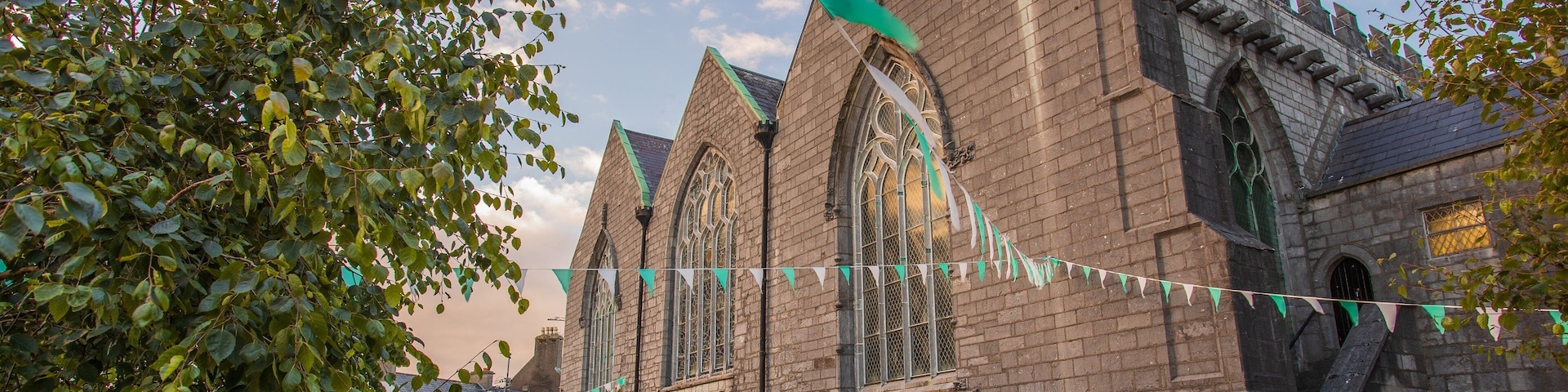 St. Nicholas\' Collegiate Church showing heritage architecture