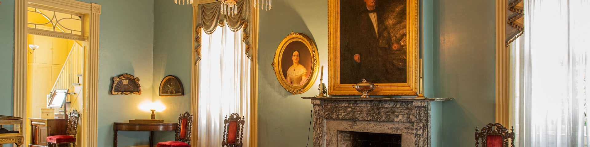 Beauregard-Keyes House which includes interior views, a house and heritage elements