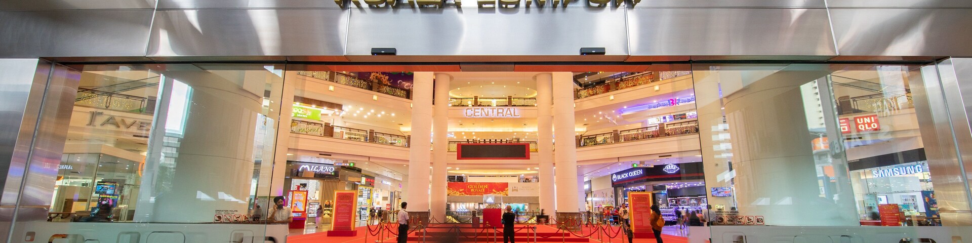 A entrada do shopping Berjaya Times Square em Kuala Lumpur.