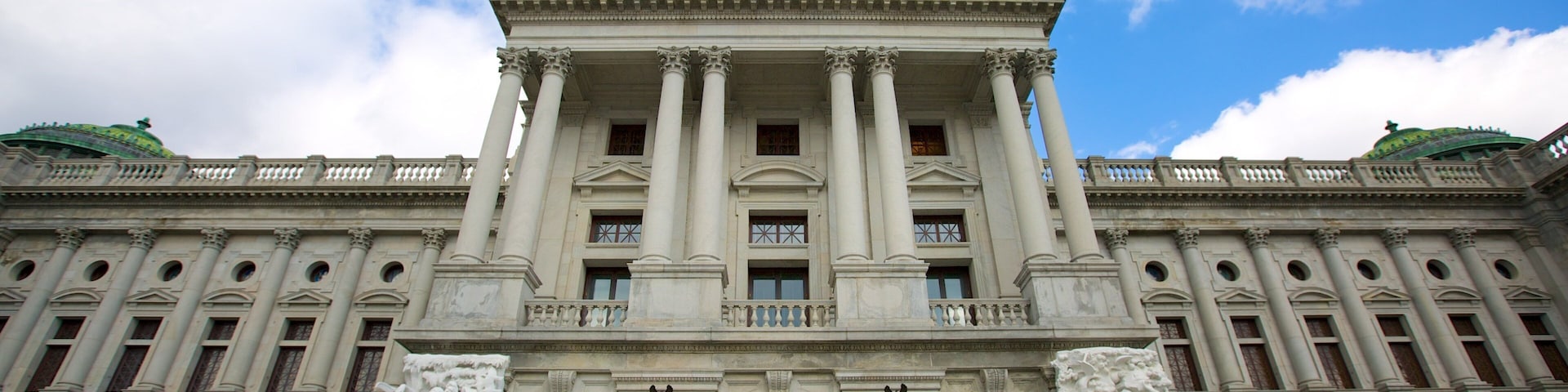 Capitólio Estadual da Pensilvânia mostrando arquitetura de patrimônio e um edifício administrativo