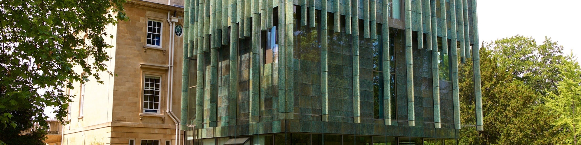 The Holburne Museum showing modern architecture and cafe scenes