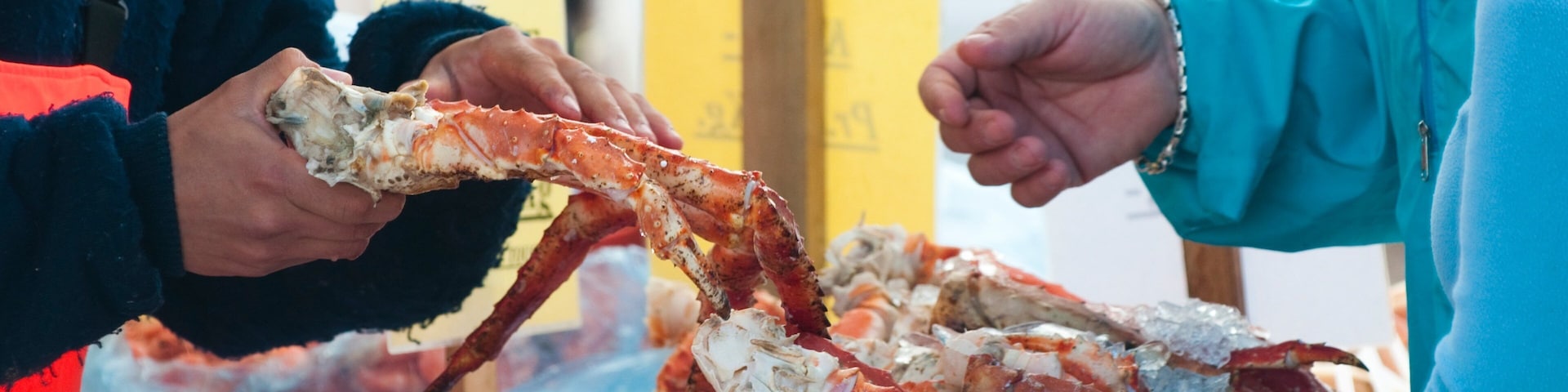 Torget Fishmarket showing markets and food