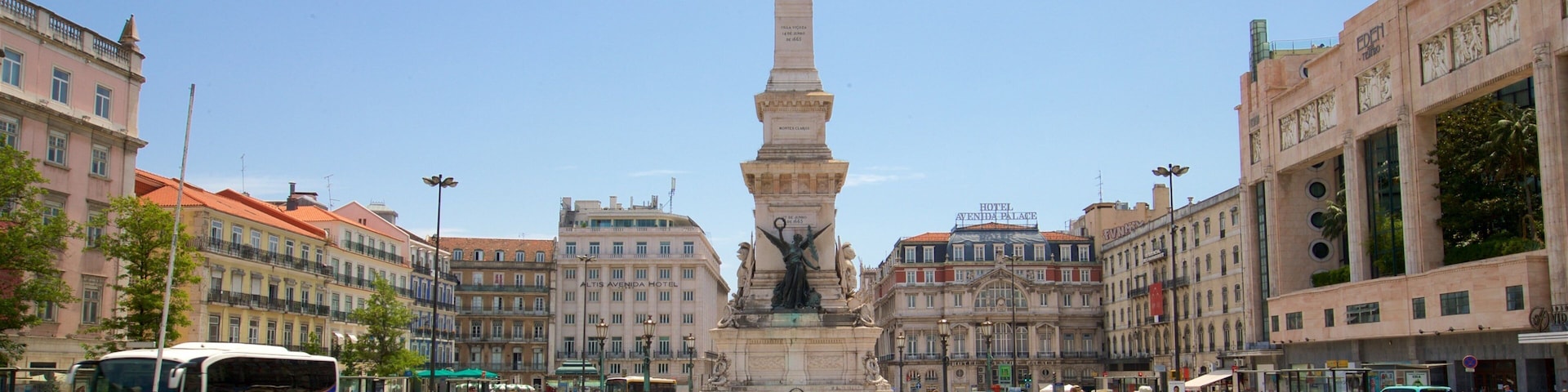 Restauradores Square which includes heritage elements, a square or plaza and a monument