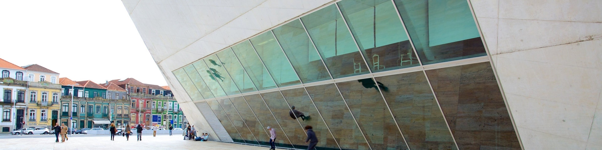 Casa da Musica which includes street scenes