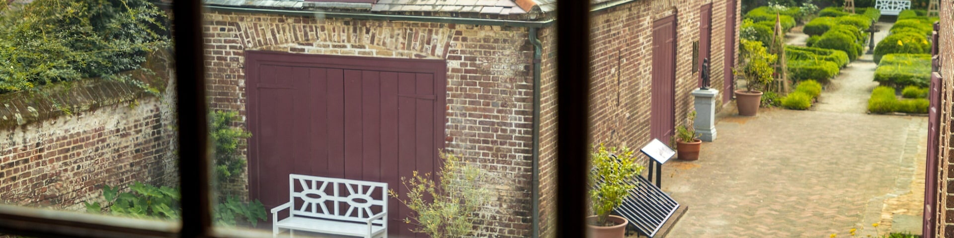 Heyward-Washington House showing heritage elements