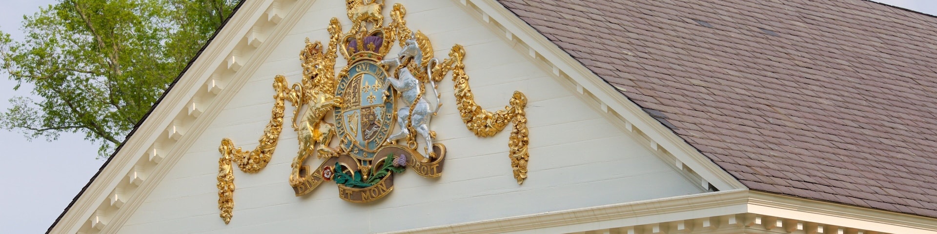 Governor\'s Palace que inclui um edifício administrativo e elementos de patrimônio