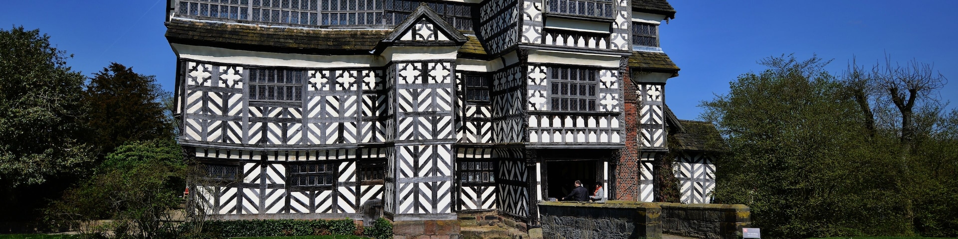 LITTLE MORETON HALL Wikidata has entry Q2943130 with data related to this building.