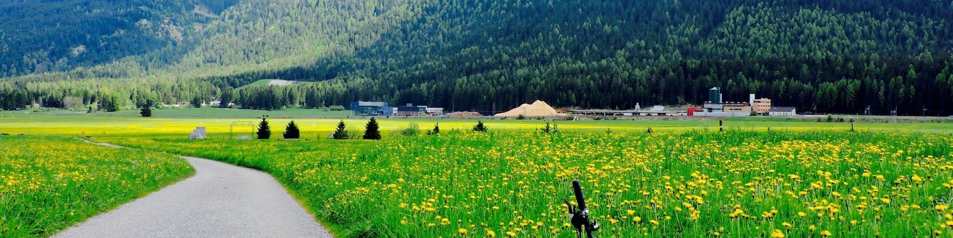 Dobbiaco (Toblach) is a small municipality in South Tyrol in northern Italy, located in Val Pusteria on the border with Austria. Biking in South Tyrol is an Amazing experience and you must try it on your next visit to Italy.
#Biking #Adventure #Italy #TallestMountains