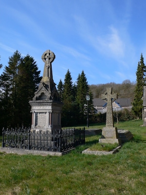 Memorial at St Thomas's Church, Prion This large memorial is for several members of the Williams family of Llewesog Hall.