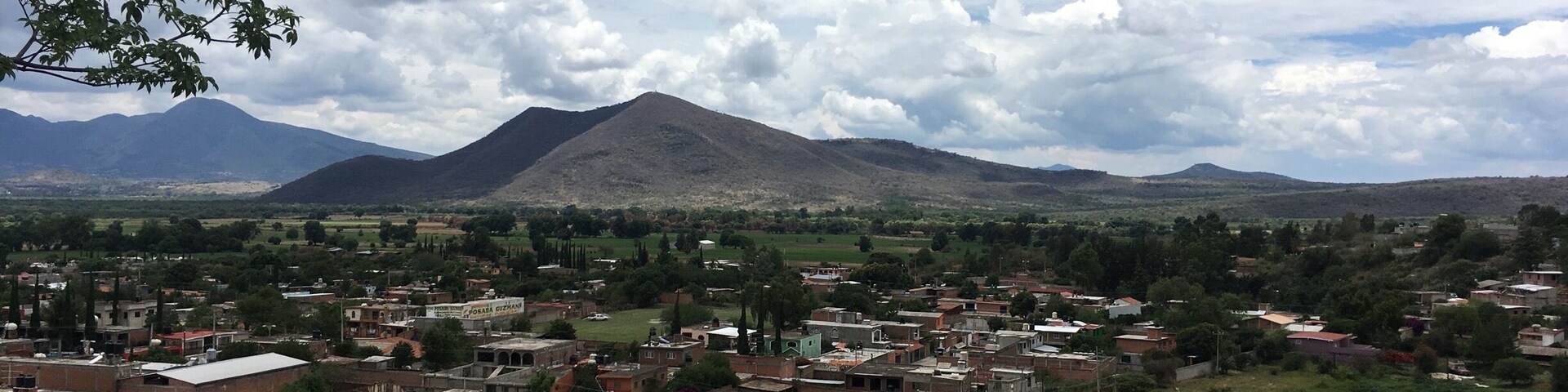 Araró is a small town in the state of Michoacán. It is known for its Saint “El señor de Araró,” And it’s thermal water parks.
It is also my family’s home.