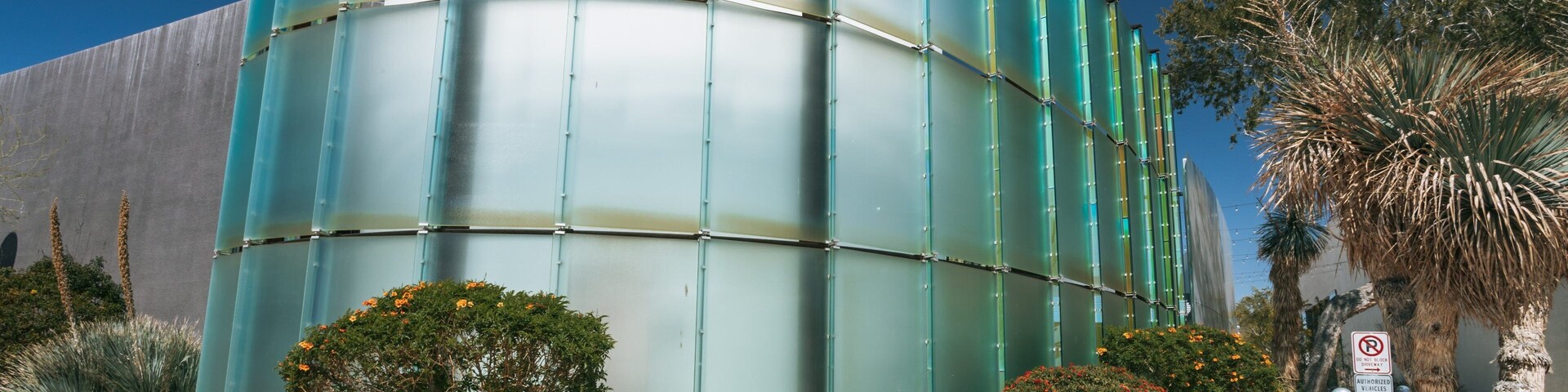 Scottsdale Museum of Contemporary Art showing modern architecture