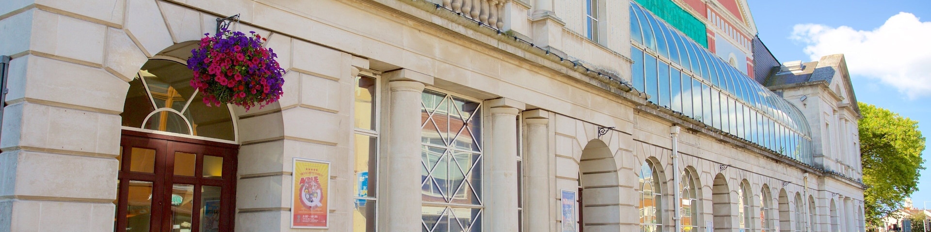 Grand Theatre caracterizando cenas de rua