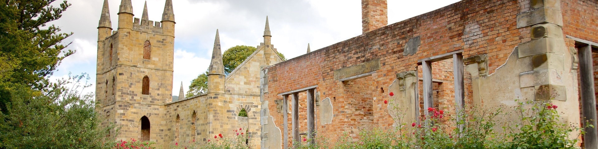 Port Arthur Historic Site which includes building ruins, a castle and heritage architecture