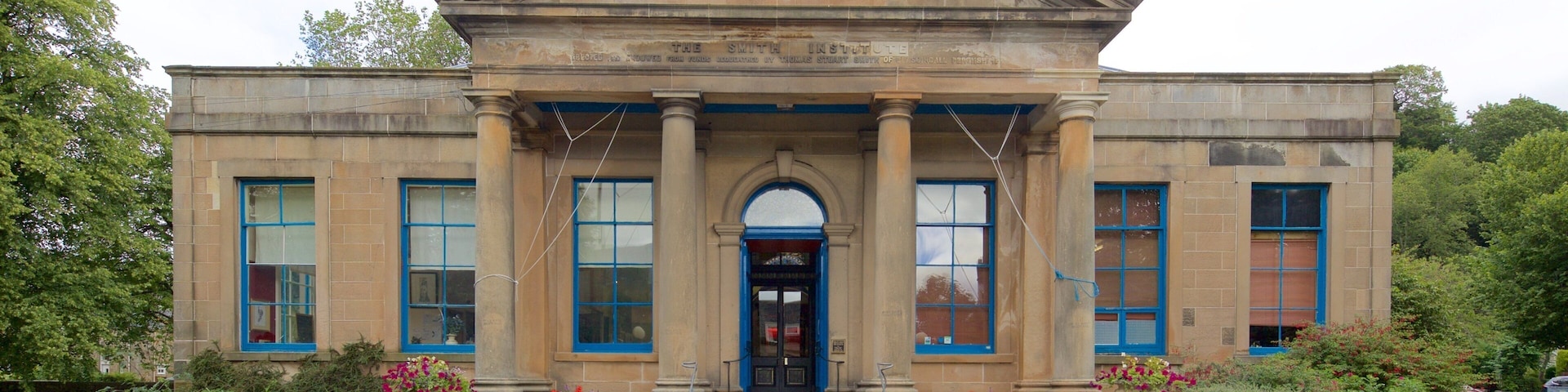 Smith Art Gallery and Museum mostrando elementos de patrimônio e cenas de rua