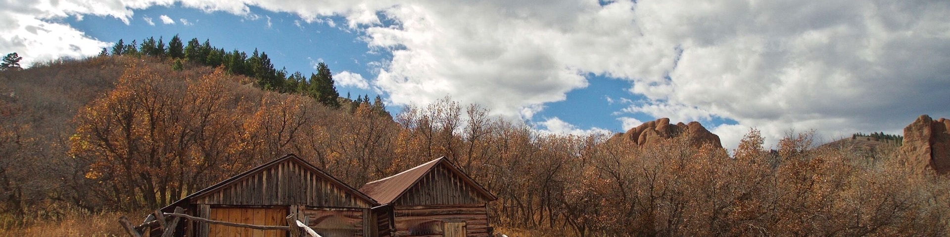 This is a nice quiet place for hiking close to Denver