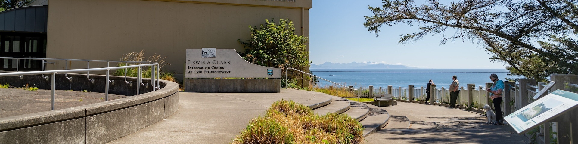Lewis and Clark Interpretive Center featuring signage
