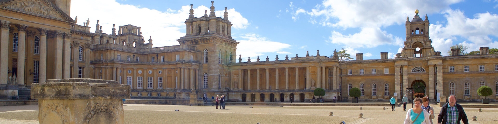 Blenheim Palace which includes heritage elements, heritage architecture and a square or plaza