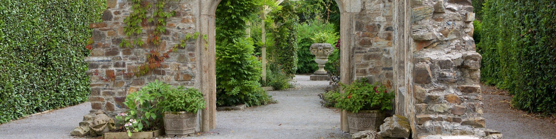 Mt. Edgcumbe que inclui um jardim