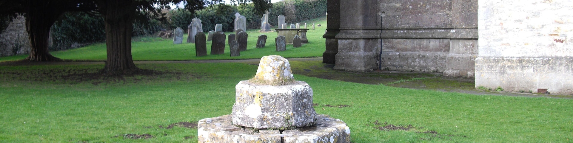 Remains of churchyard cross, Winford