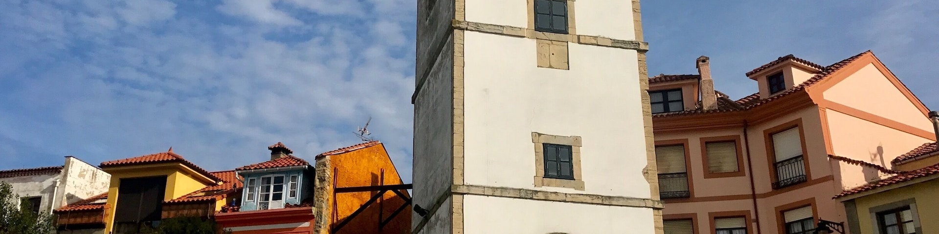 Luanco clock tower (la Torre'l Reló de Lluanco, in the Asturian language).