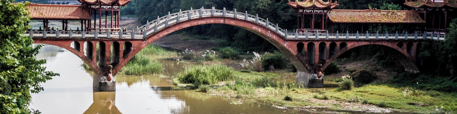 The elegant Haoshang bridge links the Giant Buddha of Leshan to temples on a nearby island.
#StunningStructures